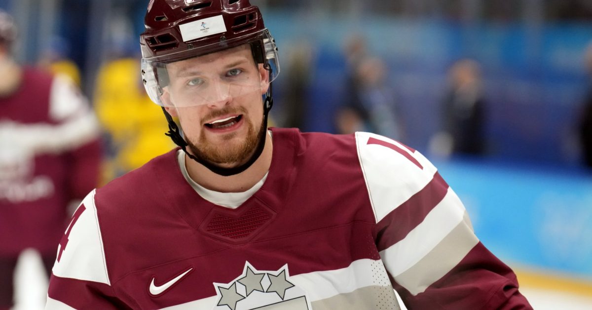 Avots: Rihards Bukarts beidzot atradis klubu - Hokeja ziņas