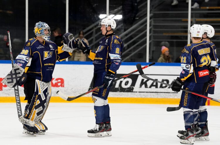 "Kurbads" samet septiņas ripas Igaunijas komandas vārtos - Hokeja ziņas