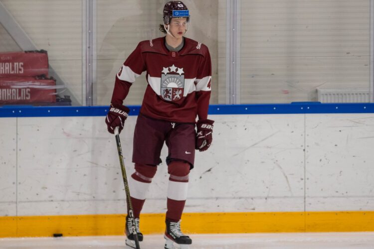 Rulleram piespēle, "Capitols" uzvar 13 vārtu spēlē - Hokeja ziņas